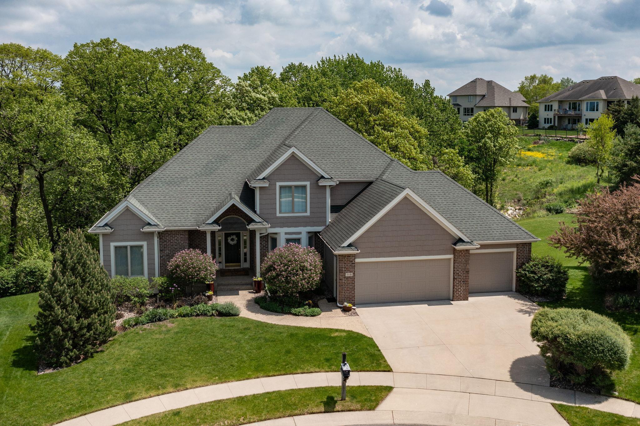 318 Bunker Lane, Rochester MN Real Estate Listing | exitrealty.com®