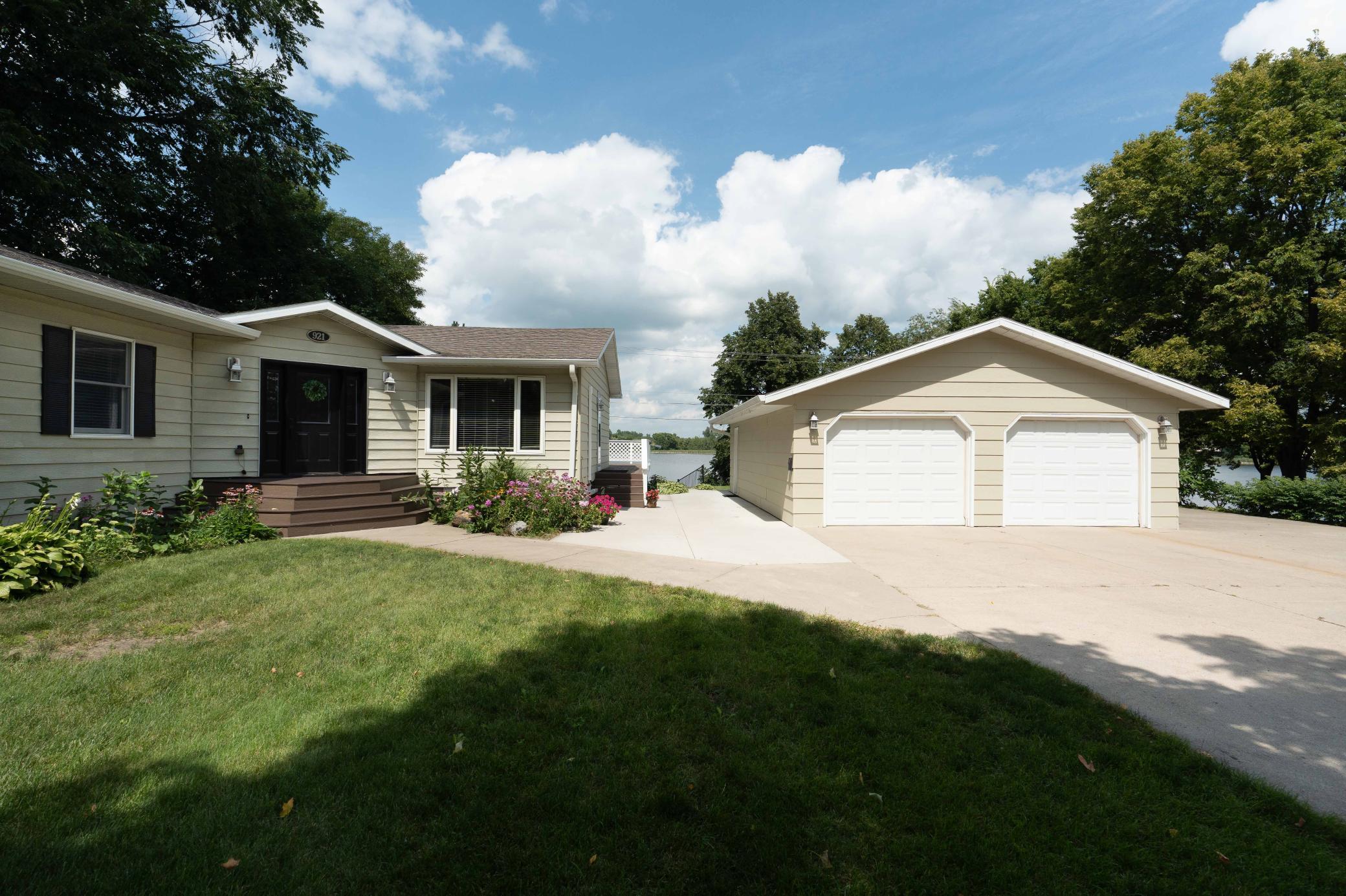 921 E Fir Ave, Fergus Falls, MN 56537 921 E Fir Ave, Fergus Falls, MN 56537